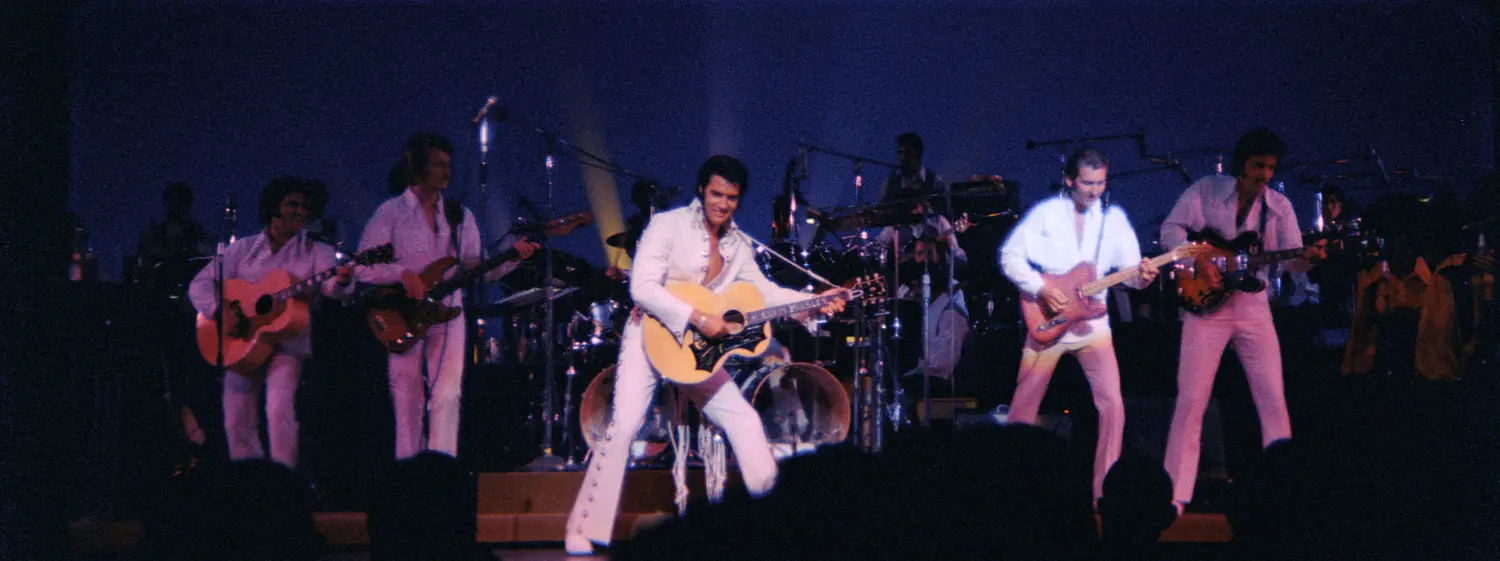 EPiC: Elvis Presley in Concert (4K-UHD+Blu-ray) vorbestellen